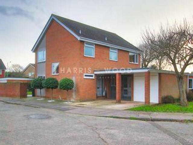 4 Bedrooms Detached house for sale in Redmill, Colchester CO3