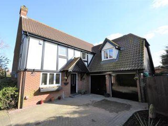 4 Bedrooms Detached house for sale in Redwood Close, Sidcup DA15