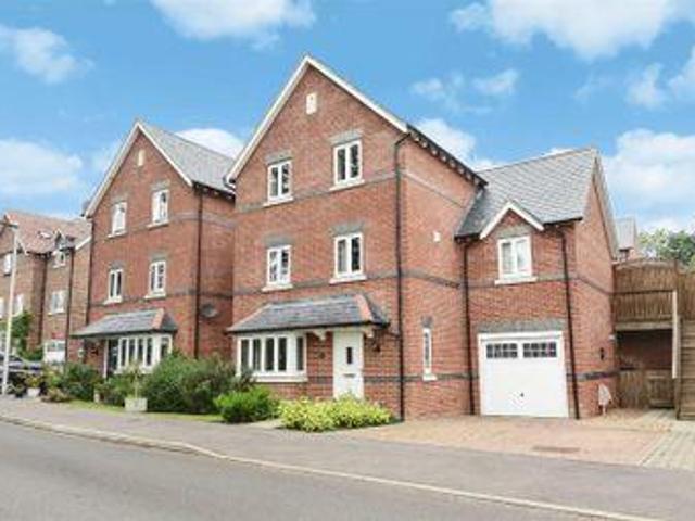 4 Bedrooms Detached house for sale in Reef Way, Hailsham BN27