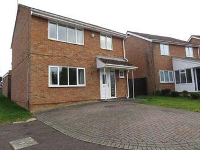 4 Bedrooms Detached house for sale in Reynolds Close, Basingstoke RG21