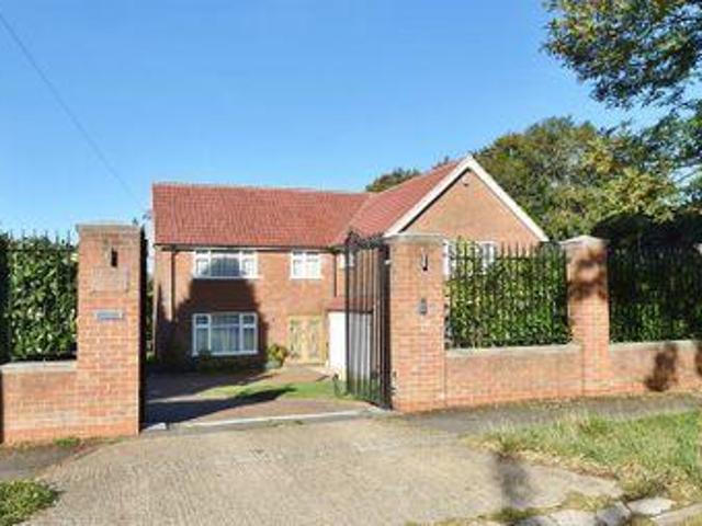 4 Bedrooms Detached house for sale in Ridge Way, High Wycombe HP13
