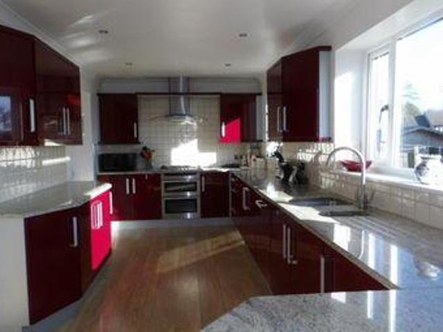4 Bedrooms Detached house for sale in Rochester Drive, Burnley, Lancashire BB10