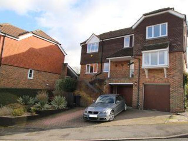 4 Bedrooms Detached house for sale in Rogersmead, Tenterden TN30