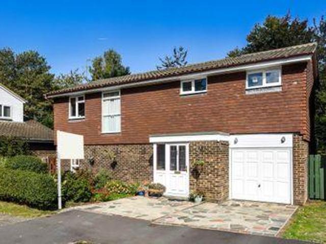 4 Bedrooms Detached house for sale in Roman Hill, Bracknell RG12
