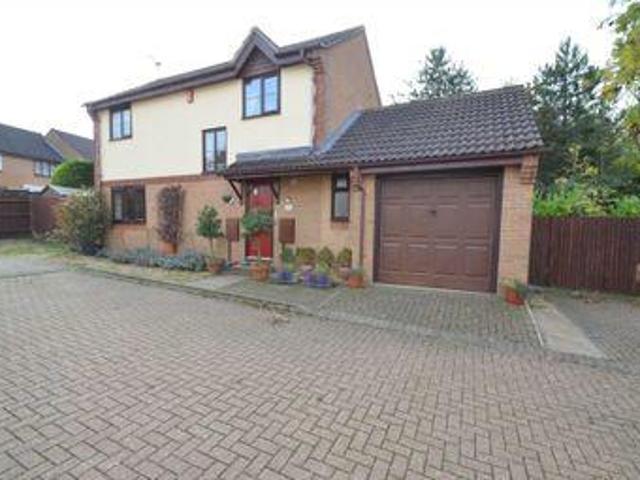 4 Bedrooms Detached house for sale in Rosemullion Avenue, Tattenhoe, Milton Keynes MK4