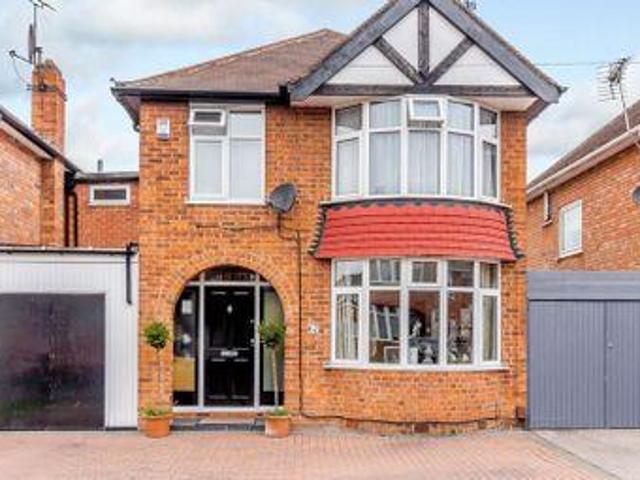 4 Bedrooms Detached house for sale in St. Austell Drive, Wilford, Nottingham NG11