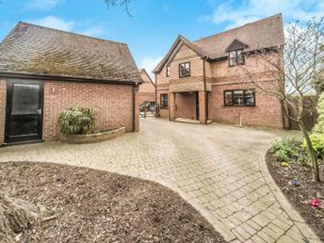 4 Bedrooms Detached house for sale in St. Albans Road, Codicote SG4