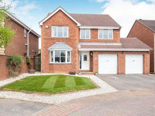4 Bedrooms Detached house for sale in St. Andrews Close, Dinnington, Sheffield S25