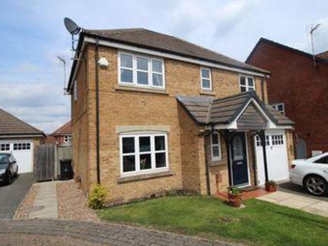 4 Bedrooms Detached house for sale in St. Davids Close, Robin Hood, Wakefield WF3