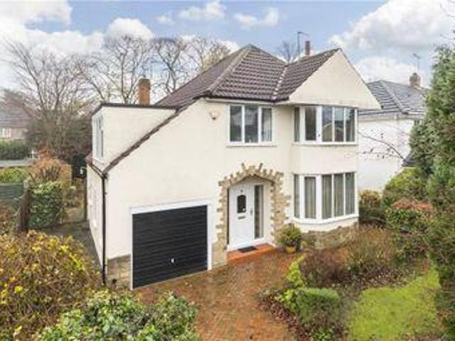 4 Bedrooms Detached house for sale in St. Helens Gardens, Leeds, West Yorkshire LS16