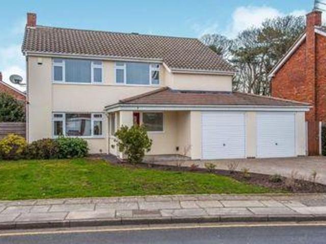 4 Bedrooms Detached house for sale in St. Peters Avenue, Formby, Liverpool, Merseyside L37