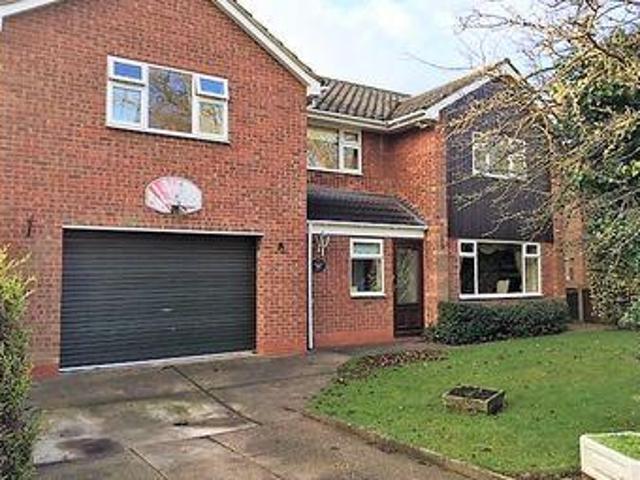4 Bedrooms Detached house for sale in St Peters Avenue, Scunthorpe DN16