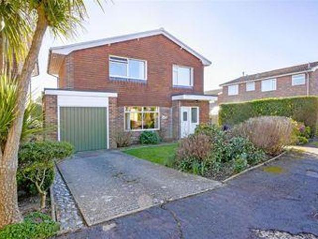 4 Bedrooms Detached house for sale in St. Wilfrids Green, Hailsham BN27