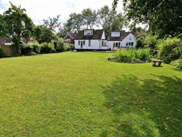 4 Bedrooms Detached house for sale in Stoneleigh Road, Gibbet Hill, Coventry CV4