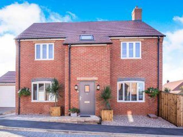 4 Bedrooms Detached house for sale in Stoney Rise, Sapcote, Leicester LE9
