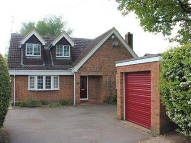 4 Bedrooms Detached house for sale in Stratford Road, Ash Vale GU12