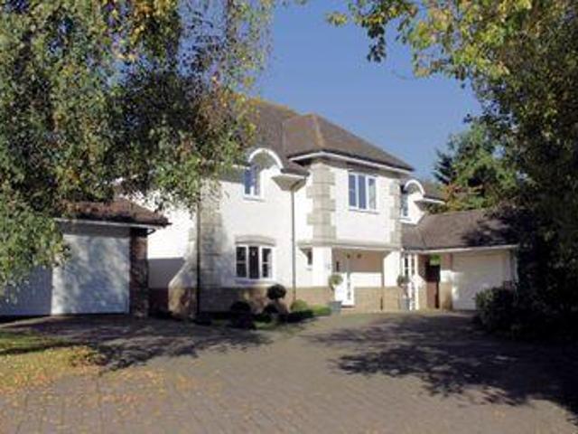 4 Bedrooms Detached house for sale in Strachey Close, Tidmarsh, Reading RG8