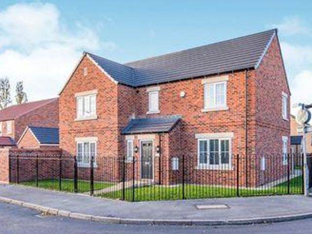 4 Bedrooms Detached house for sale in Sunnyside, Edenthorpe, Doncaster DN3