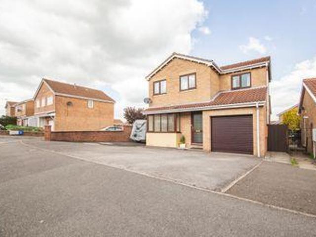 4 Bedrooms Detached house for sale in Sundew Gardens, High Green, Sheffield S35
