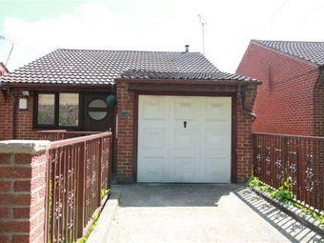 4 Bedrooms Detached house for sale in Swinnow Lane, Bramley LS13