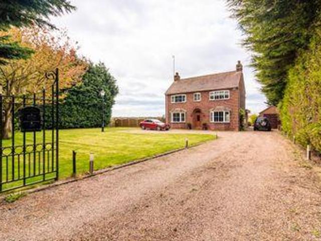 4 Bedrooms Detached house for sale in Sandtoft Road, Thorne, Doncaster DN8