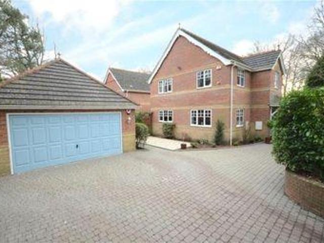 4 Bedrooms Detached house for sale in Sandy Lane, Sandhurst, Berkshire GU47