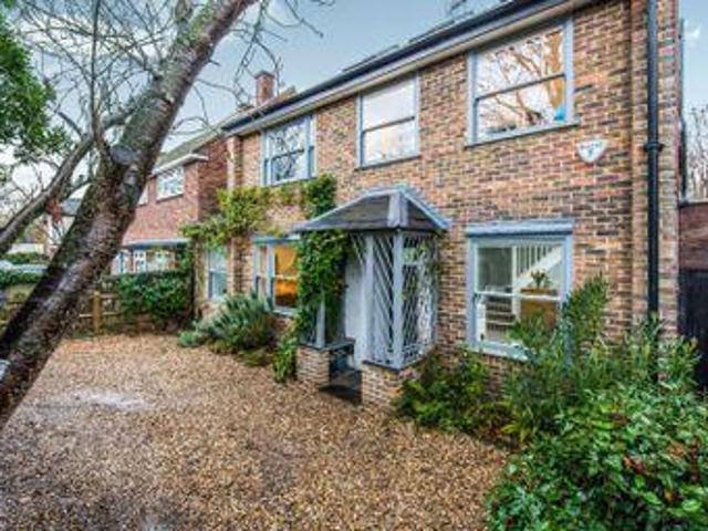 4 Bedrooms Detached house for sale in Sandy Lane, Richmond TW10