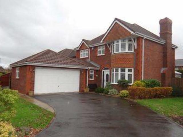 4 Bedrooms Detached house for sale in Sanderling Drive, Leigh, Lancashire WN7