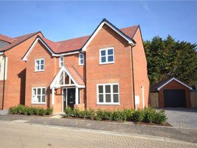 4 Bedrooms Detached house for sale in Sandhurst Gardens, High Street, Sandhurst GU47