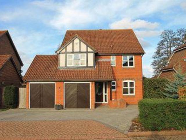 4 Bedrooms Detached house for sale in Sanger Drive, Send, Woking GU23