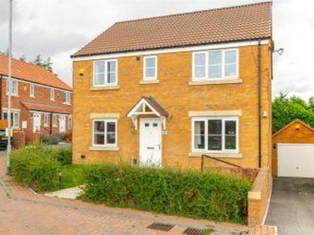 4 Bedrooms Detached house for sale in Seven Hill Close, Morley, Leeds, West Yorkshire LS27