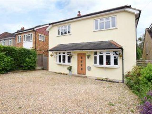 4 Bedrooms Detached house for sale in Sheepcot Lane, Watford, Hertfordshire WD25