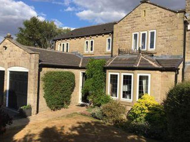 4 Bedrooms Detached house for sale in Shepley, Huddersfield, West Yorkshire HD8