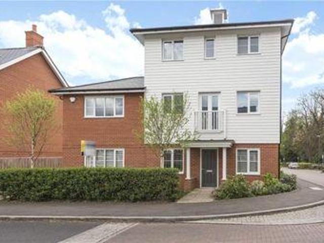 4 Bedrooms Detached house for sale in Sierra Road, High Wycombe, Buckinghamshire HP11