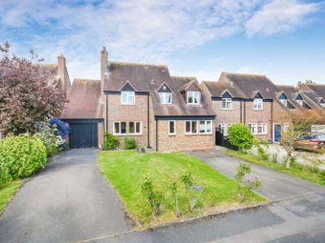 4 Bedrooms Detached house for sale in Silvermead, Worminghall, Aylesbury HP18