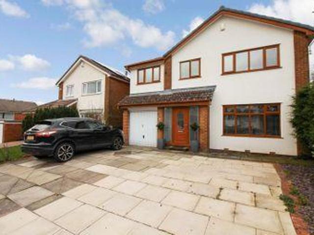 4 Bedrooms Detached house for sale in Skipton Close, Lowercroft, Bury BL8
