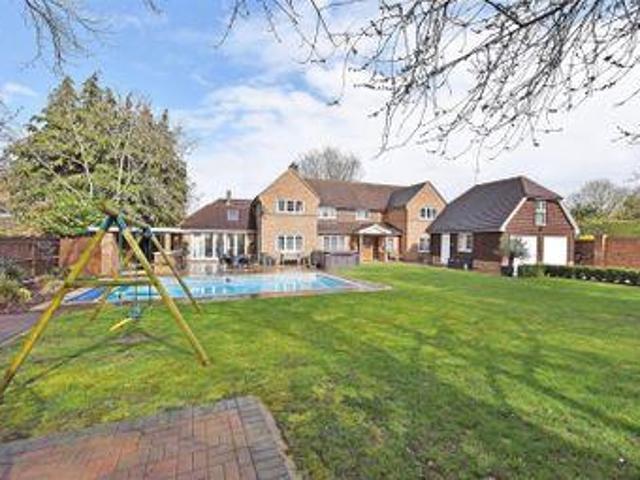 4 Bedrooms Detached house for sale in Skippetts Lane East, Basingstoke RG21