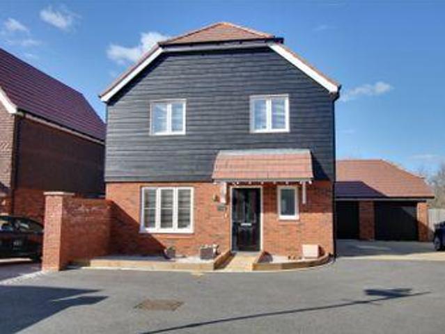 4 Bedrooms Detached house for sale in Skylark Rise, Worthing, West Sussex BN12