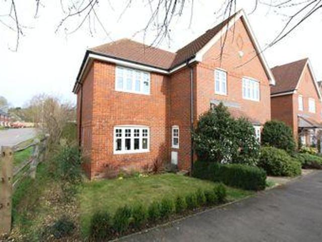 4 Bedrooms Detached house for sale in Skylark Way, Shinfield, Reading, Berkshire RG2