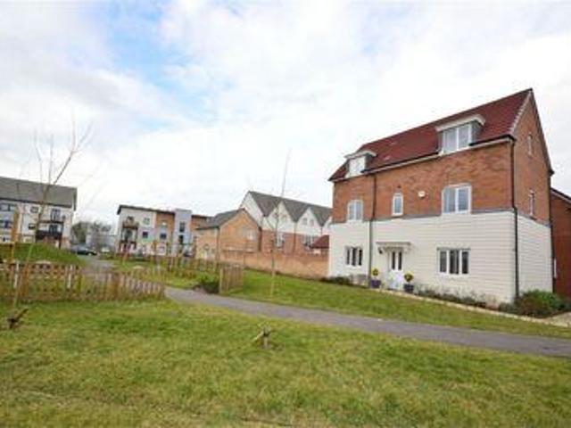 4 Bedrooms Detached house for sale in Sovereign Place, Hatfield, Hertfordshire AL9