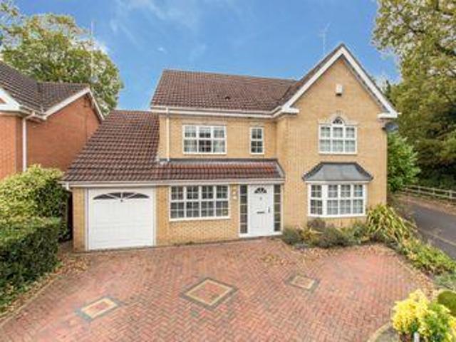 4 Bedrooms Detached house for sale in Tunnel Wood Road, Watford WD17