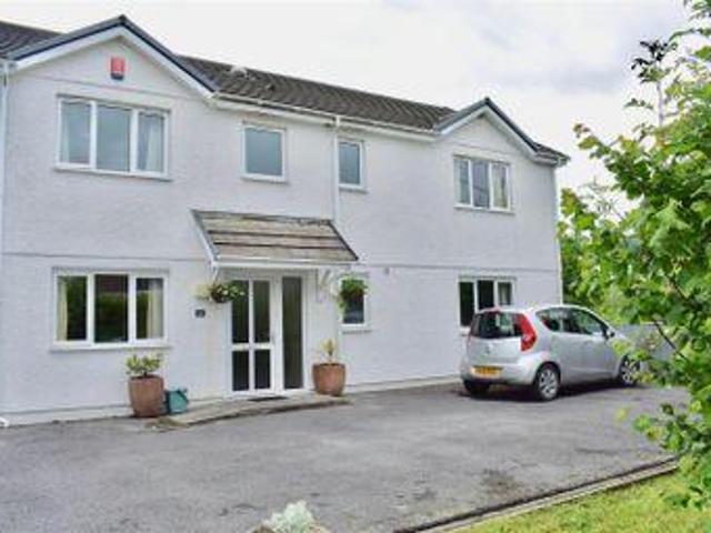 4 Bedrooms Detached house for sale in Tycroes Road, Tycroes, Ammanford SA18