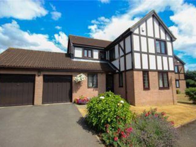 4 Bedrooms Detached house for sale in Tyler Close, Hanham, Bristol BS15