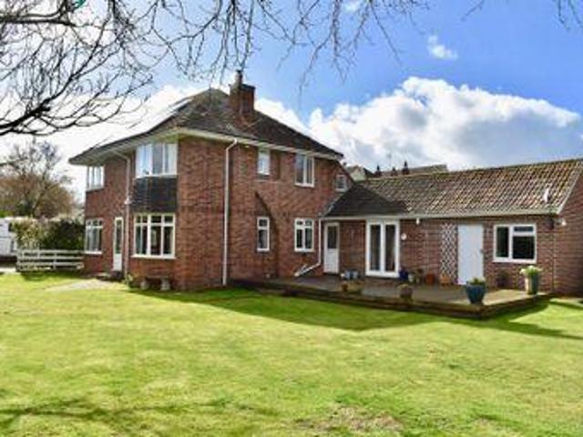 4 Bedrooms Detached house for sale in Tamar Avenue, Taunton TA1