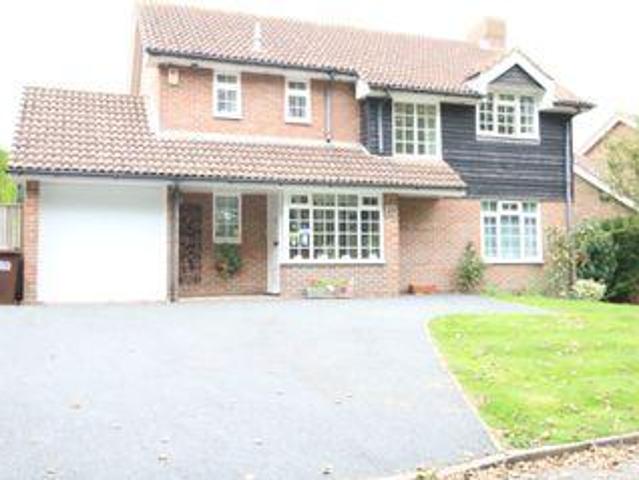 4 Bedrooms Detached house for sale in Tas Combe Way, Willingdon, Eastbourne BN20
