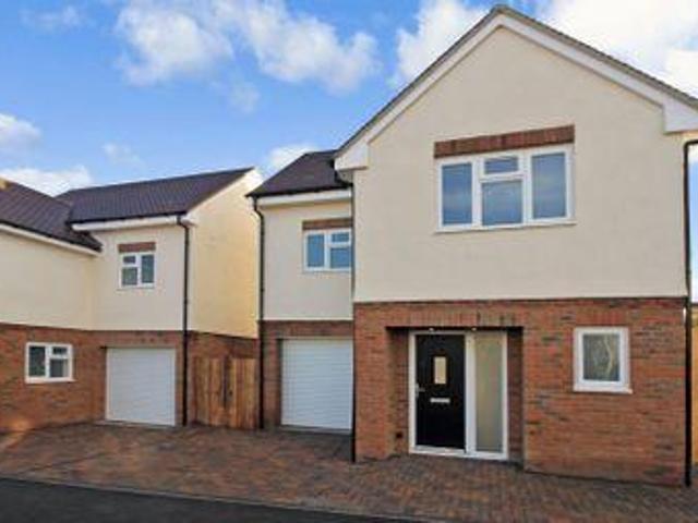 4 Bedrooms Detached house for sale in Taunton Avenue, Luton LU2
