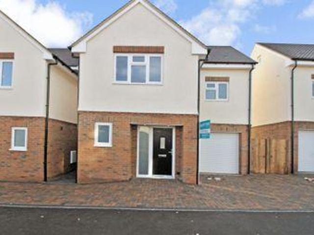 4 Bedrooms Detached house for sale in Taunton Avenue, Luton LU2