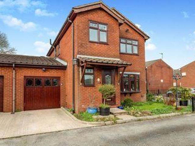 4 Bedrooms Detached house for sale in Tavern Court Avenue, Failsworth, Manchester M35