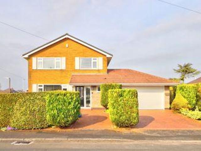 4 Bedrooms Detached house for sale in Teak Drive, Kearsley, Bolton BL4
