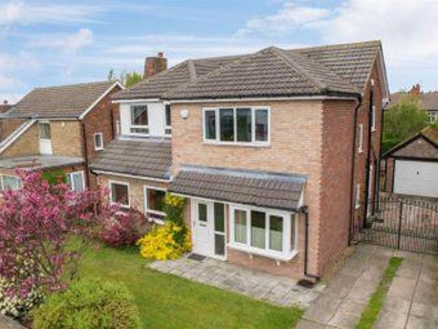 4 Bedrooms Detached house for sale in Templegate Close, Leeds LS15
